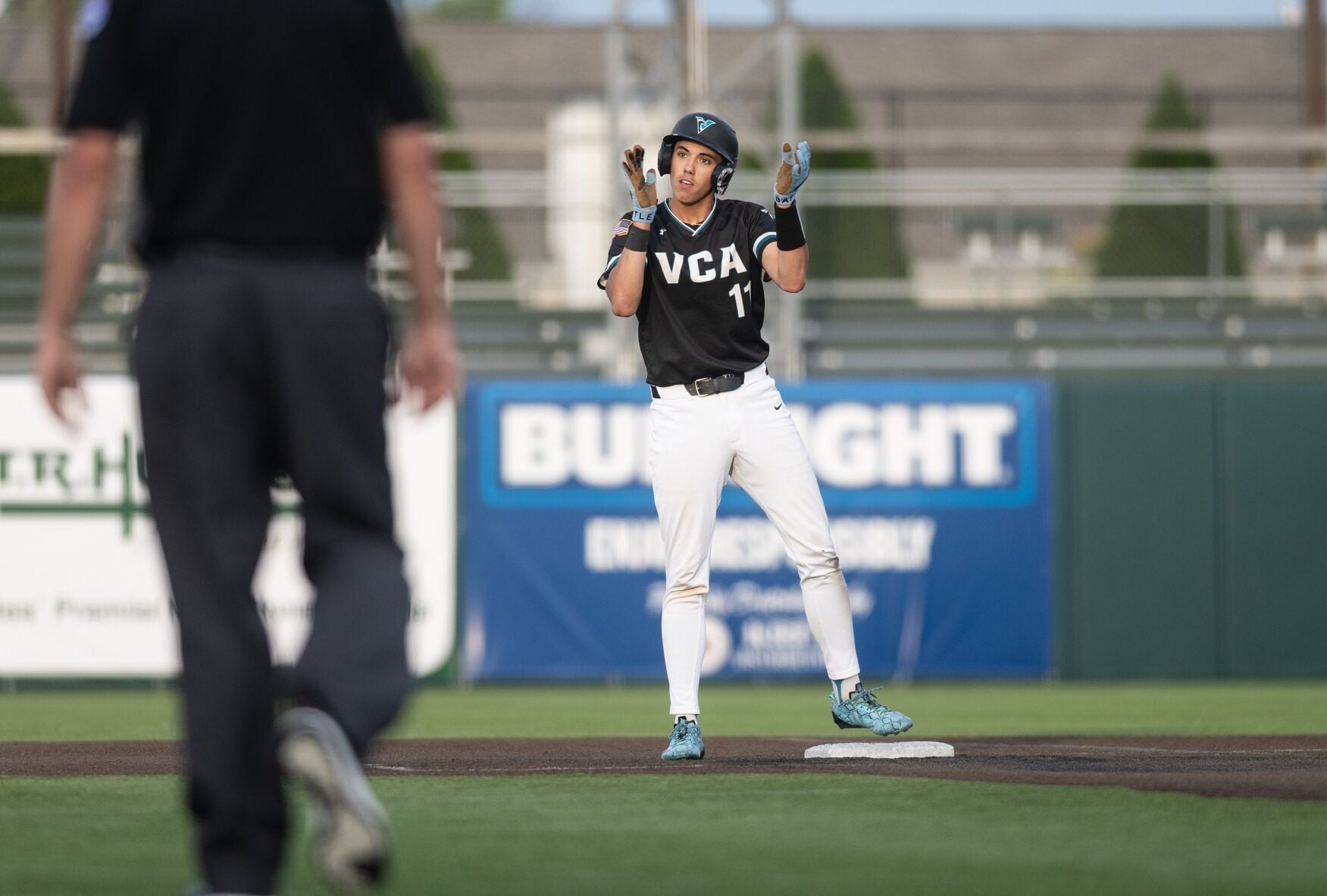 Sour gummy worm power: Trifiletti tosses 4-hit shutout to lead Veritas ...