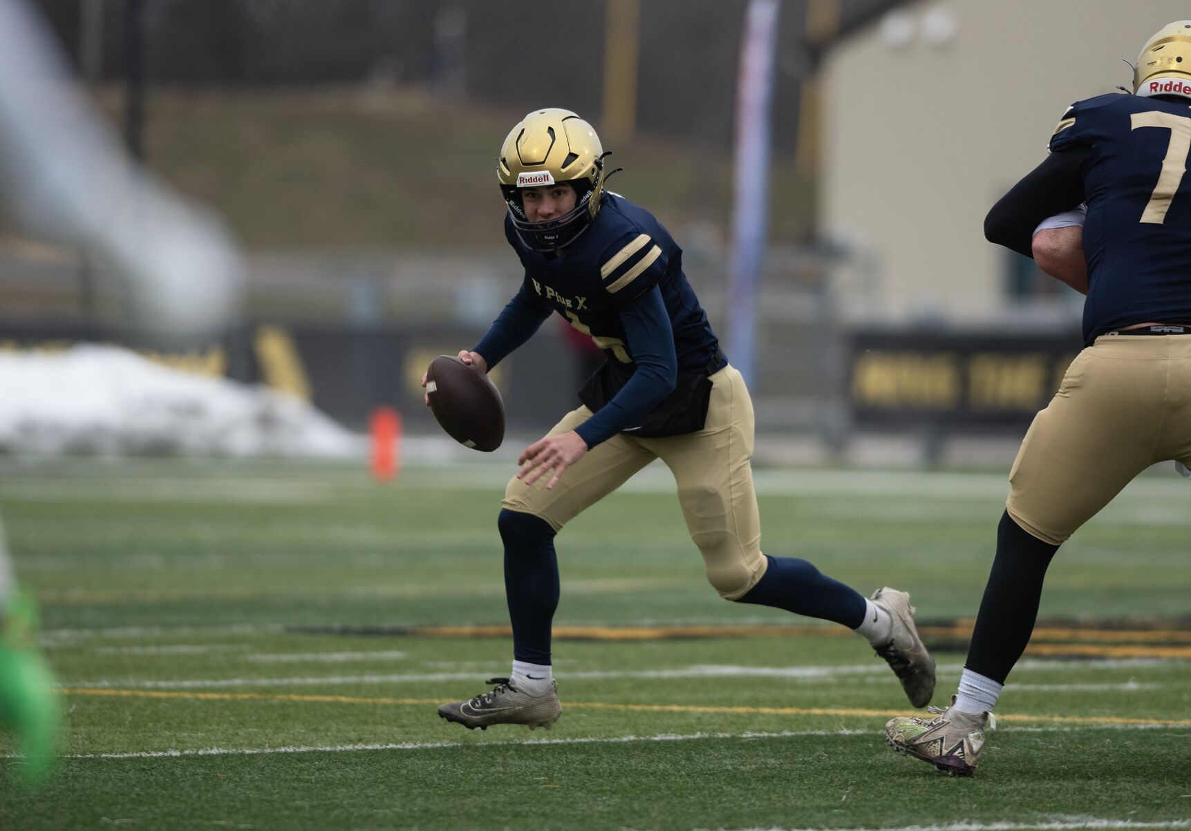 Blair Oaks overpowers St. Pius X in Class 2 football state championship ...