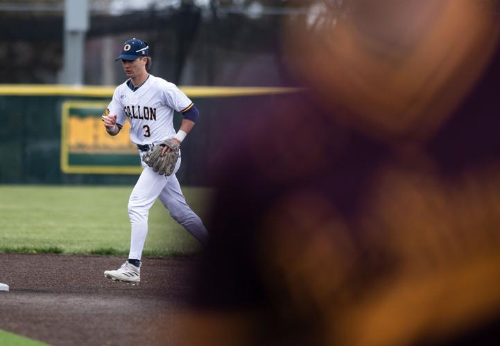 David Barker dazzles on mound and throws O'Fallon past De Smet