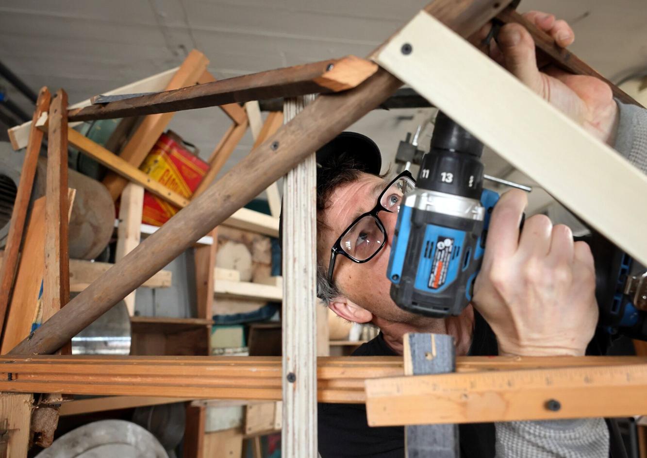 Photos: Artist creates sculptures at City Museum