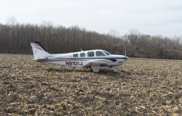 Small plane makes emergency landing in St. Charles County, no injuries