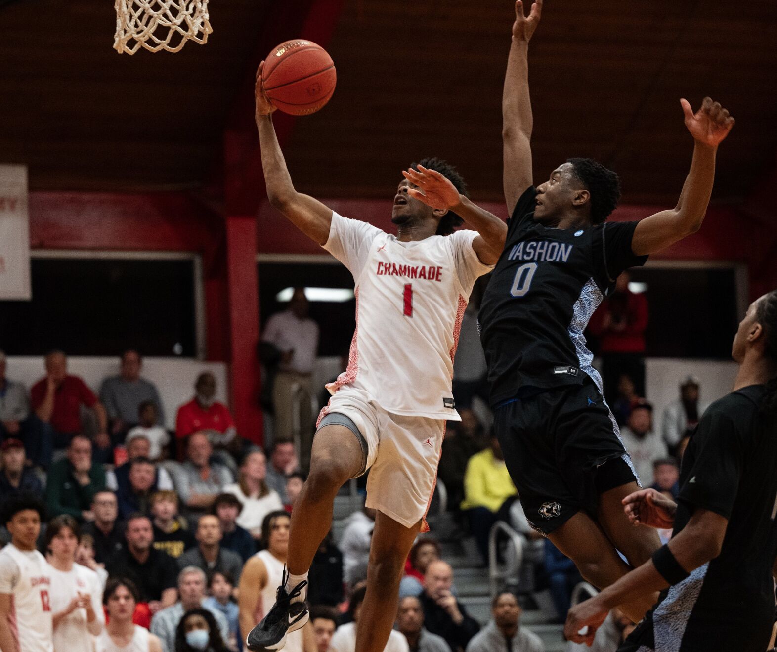 Vashon roars past Chaminade in powerhouse battle to wrap up regular season