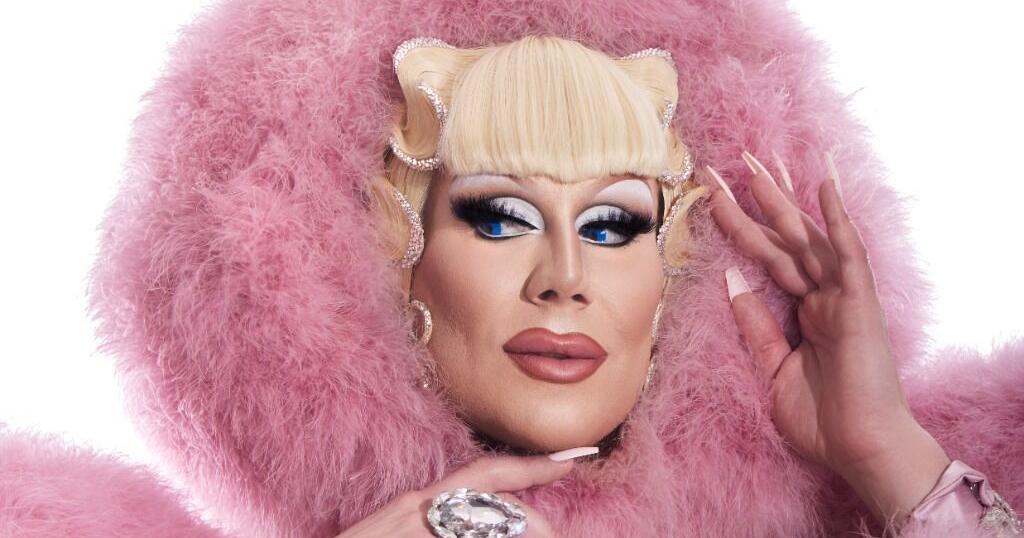 Drag queen Jimbo leads 'the weirdest show on Earth'