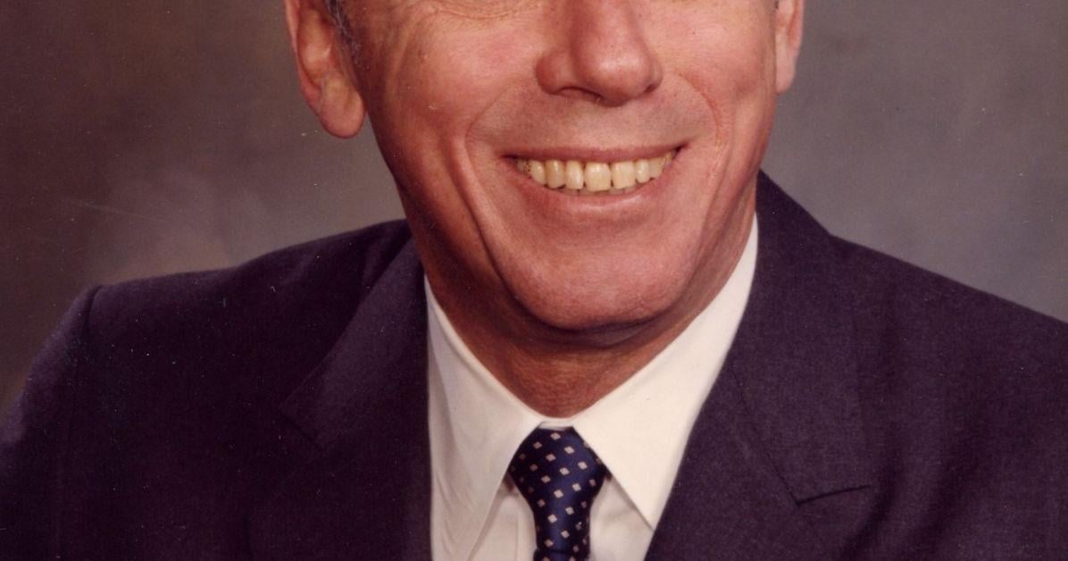 Donald E. Lasater, former head of Mercantile Bank, dies at 90