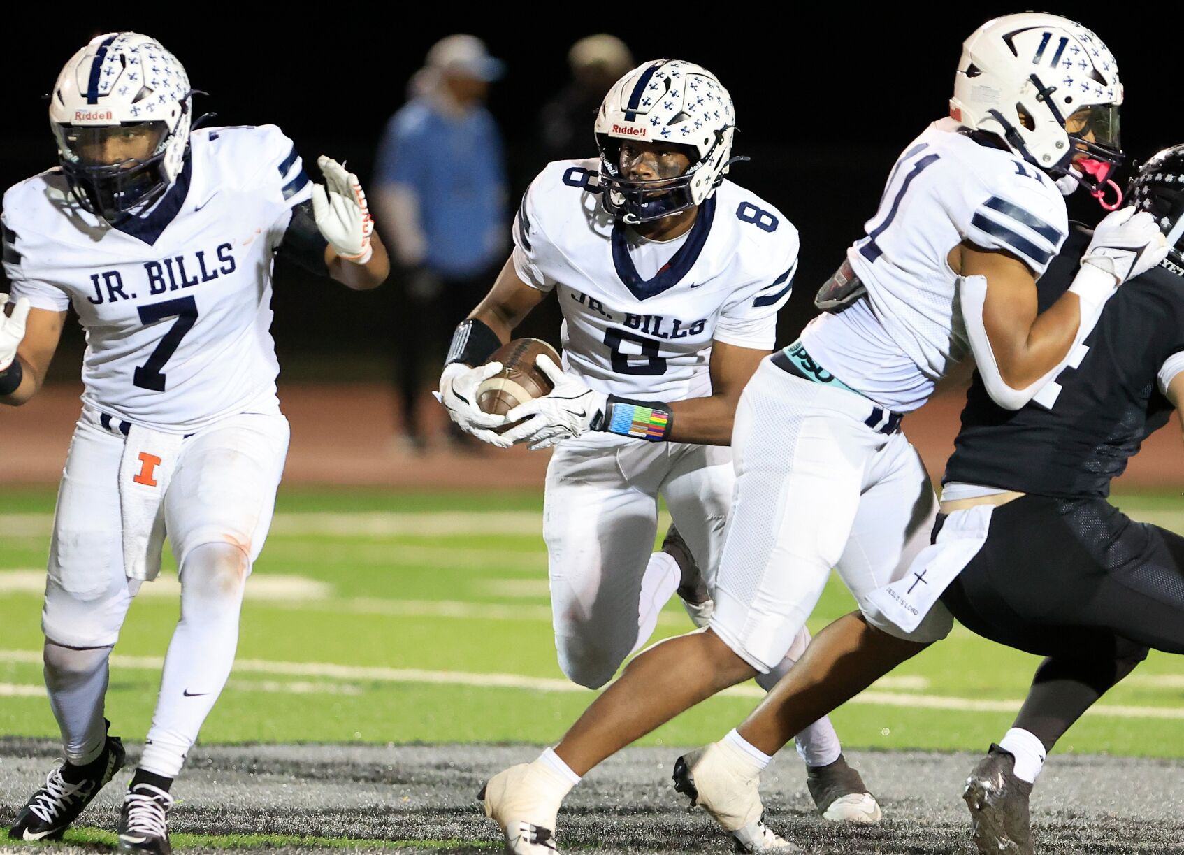 Terance Bills' bizarre pick-6 helps lift Lafayette over SLUH in Class 6 ...