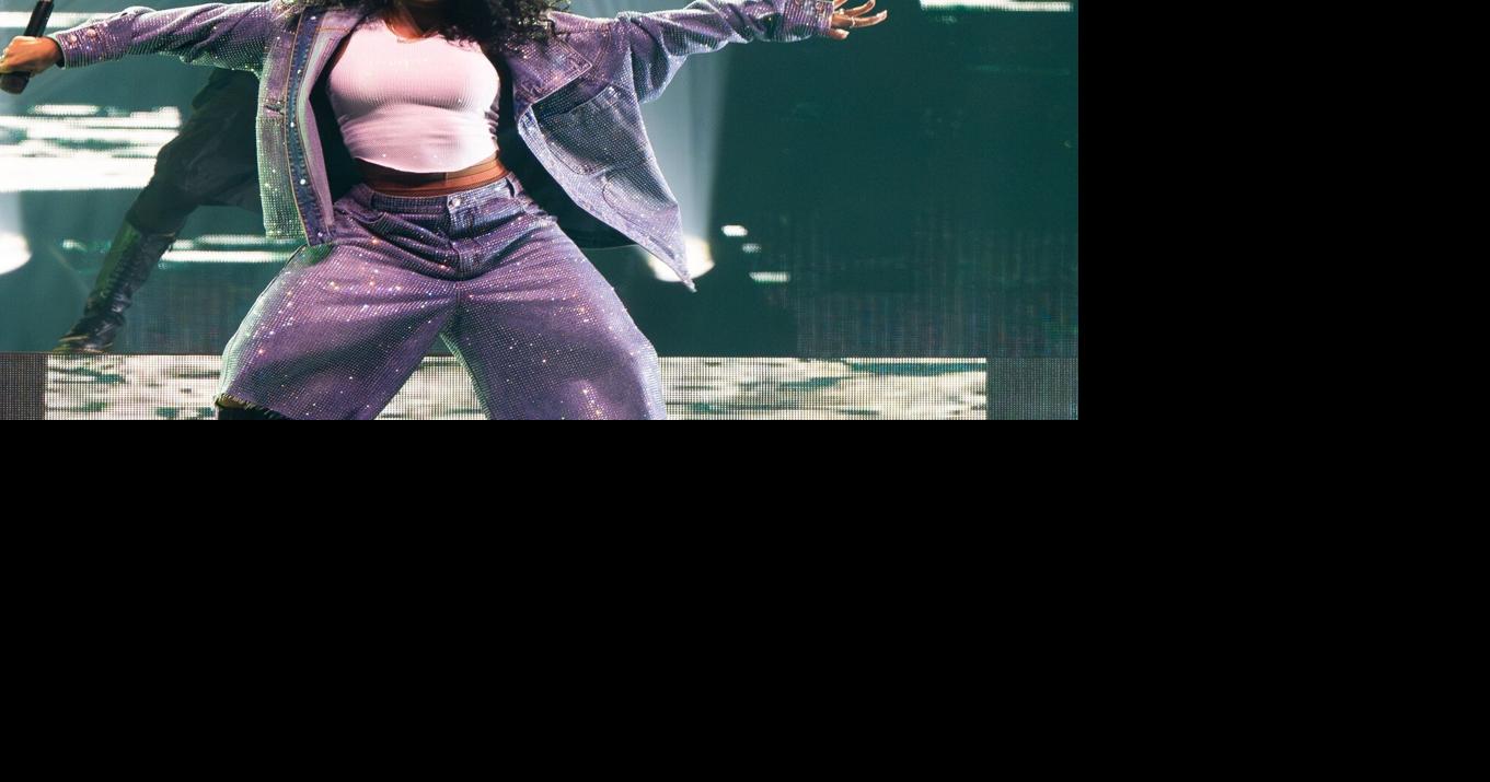 SZA sizzles, shines in sold-out St. Louis homecoming show