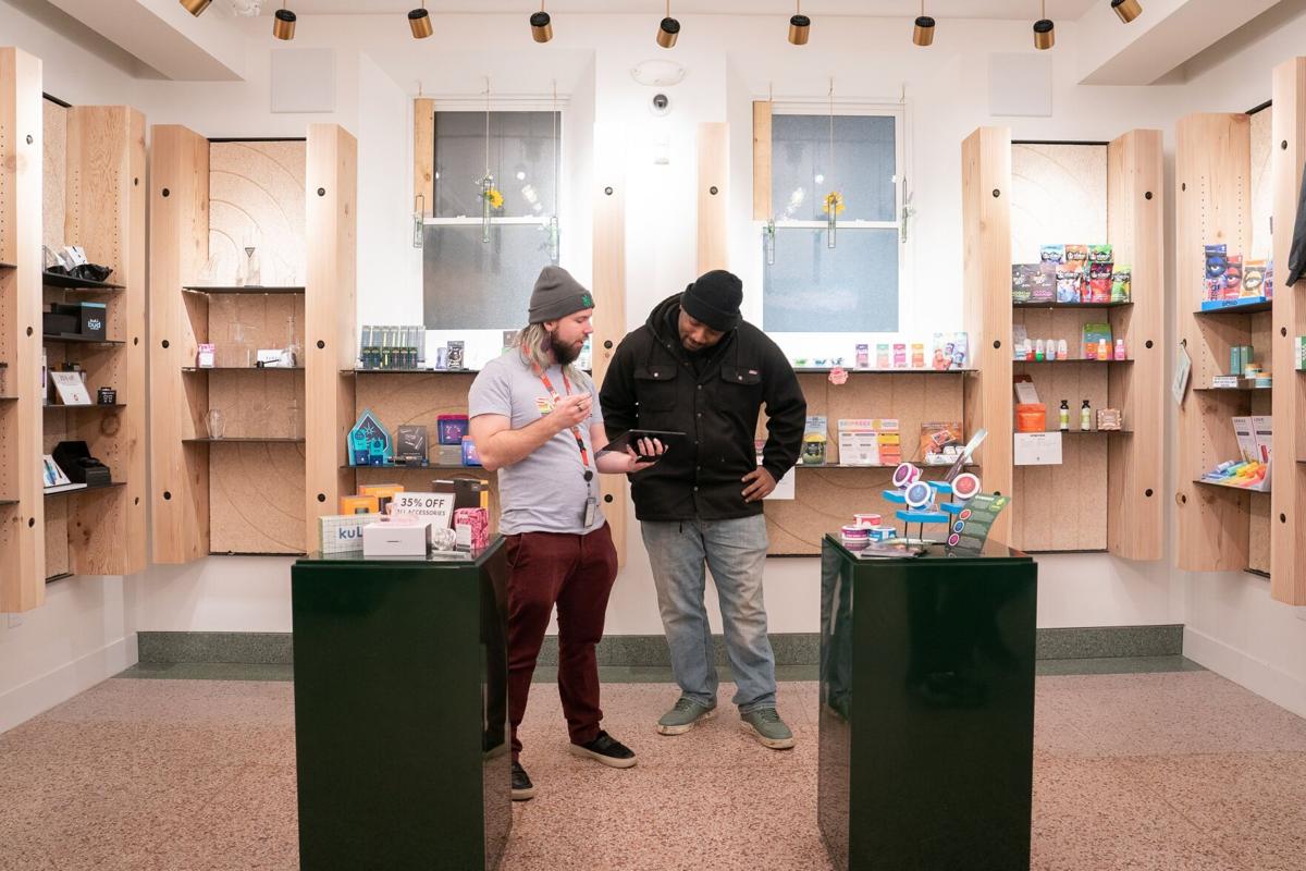 St. Louis aldermen OK extending marijuana dispensary hours to 10 p.m.