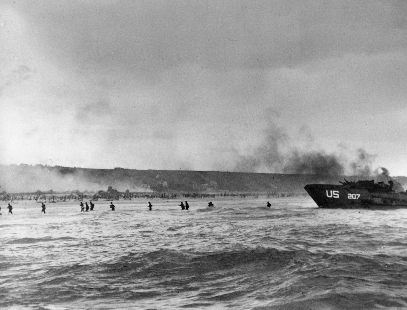 Photos: D-Day soldiers stormed Normandy's beaches, 77 years ago ...
