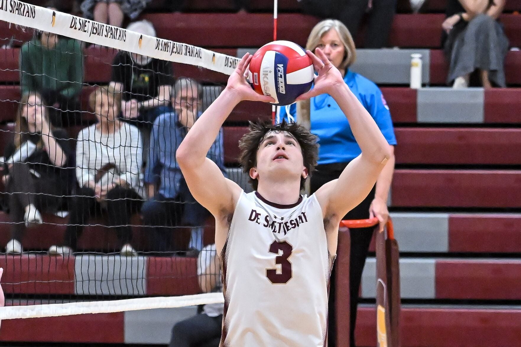 De Smet runs winning streak to 20 matches with sweep of CBC