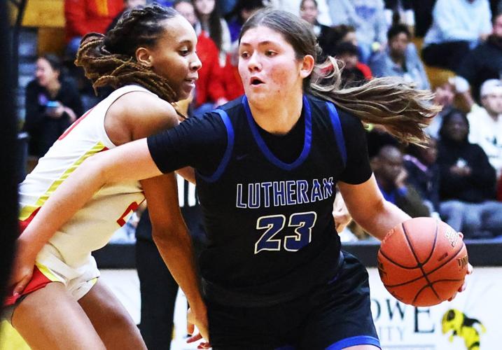 Nevaeh Caffey breaks loose in second half to lead Incarnate Word over ...