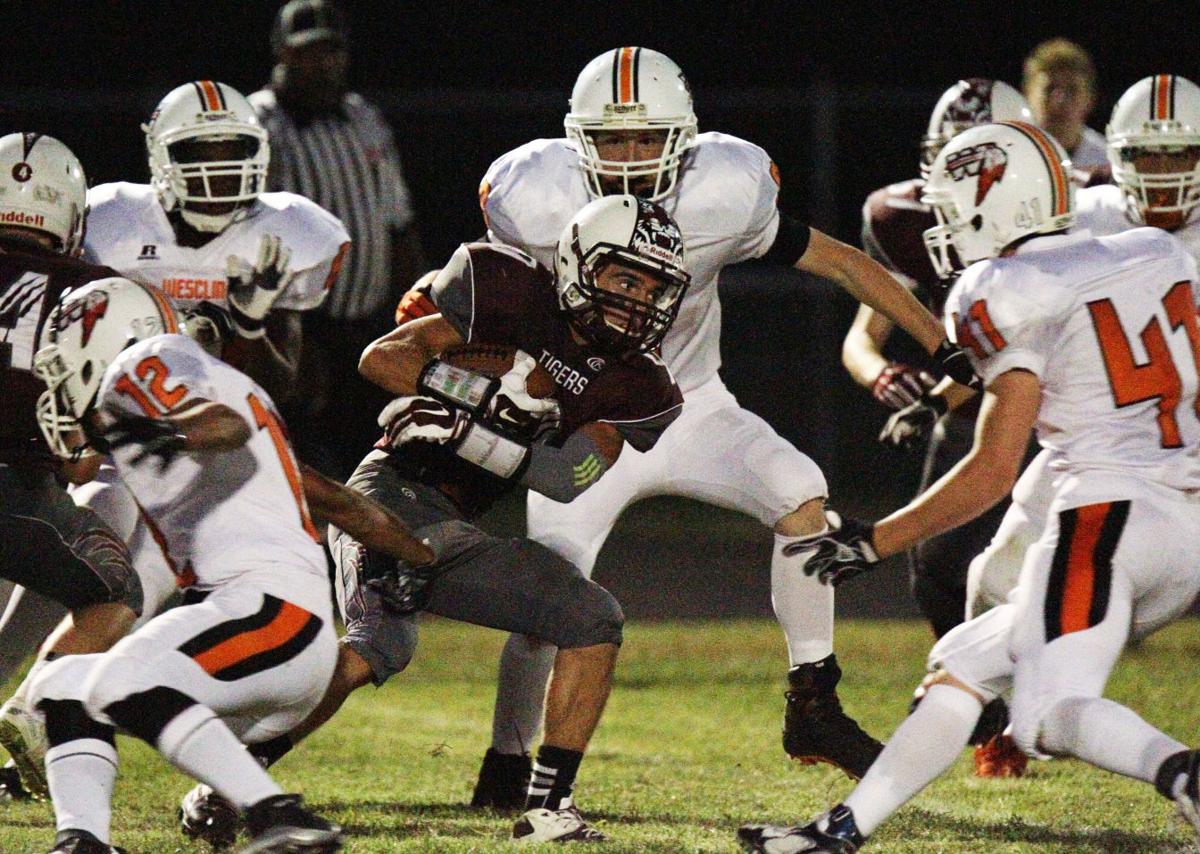 Wesclin rolls to big first-half lead cruises past Dupo | High School ...