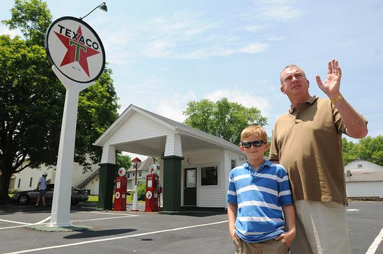 DE SOTO: Old Texaco Station grabbing attention after restoration