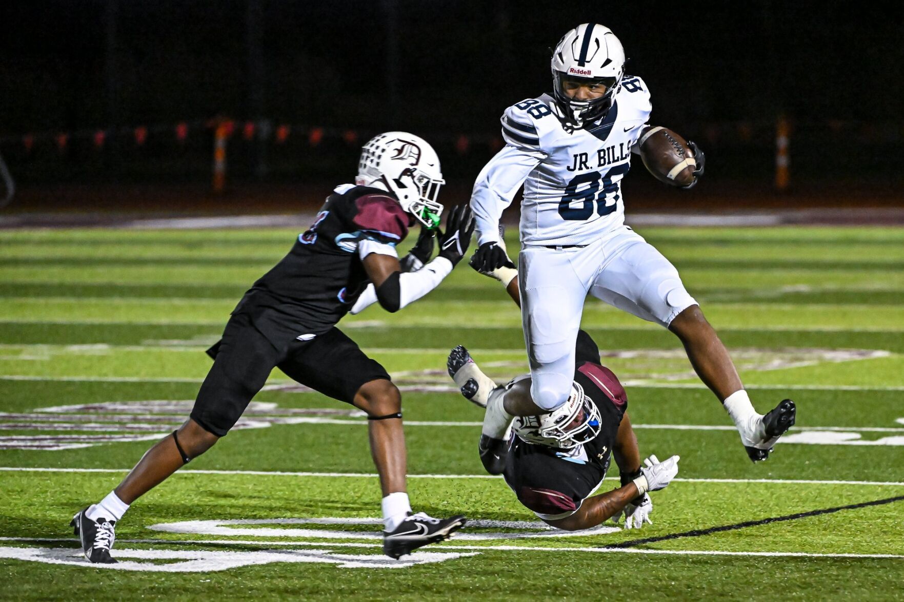 De Smet hangs on to edge SLUH and claim Class 6 District 3 title