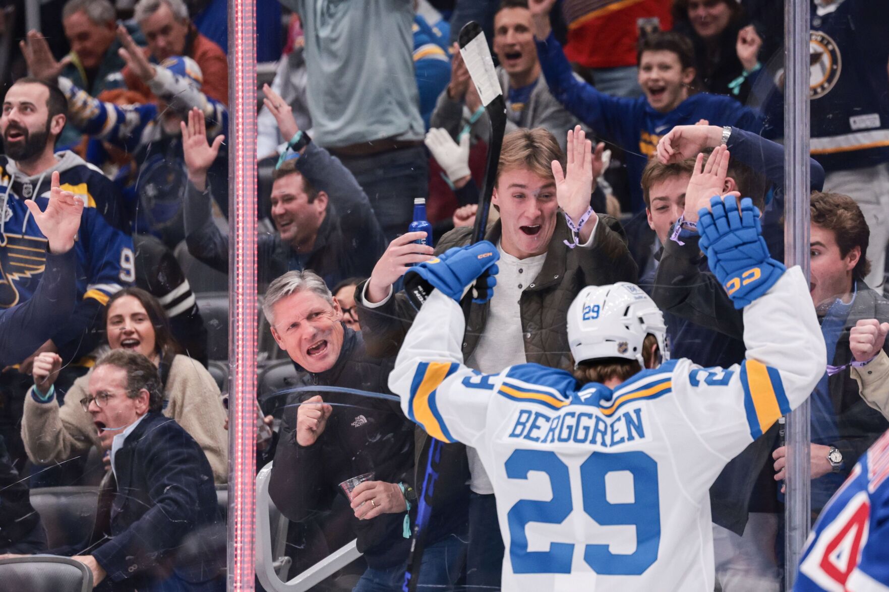 Binnington looks sharp after a long rest, but Blues offense can't help ...