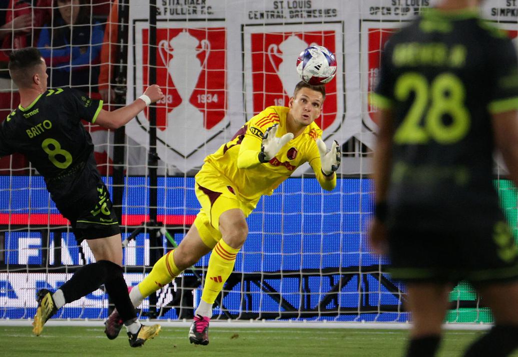 Lundt signs two-year contract to stay with St. Louis City SC