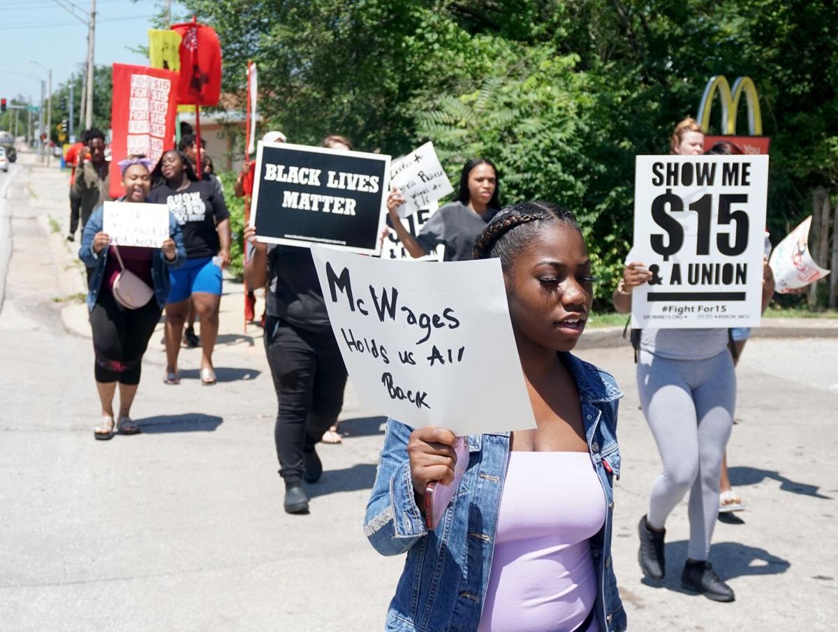 Missouri’s minimum wage for most workers now $10.30; it’s $11 in Illinois