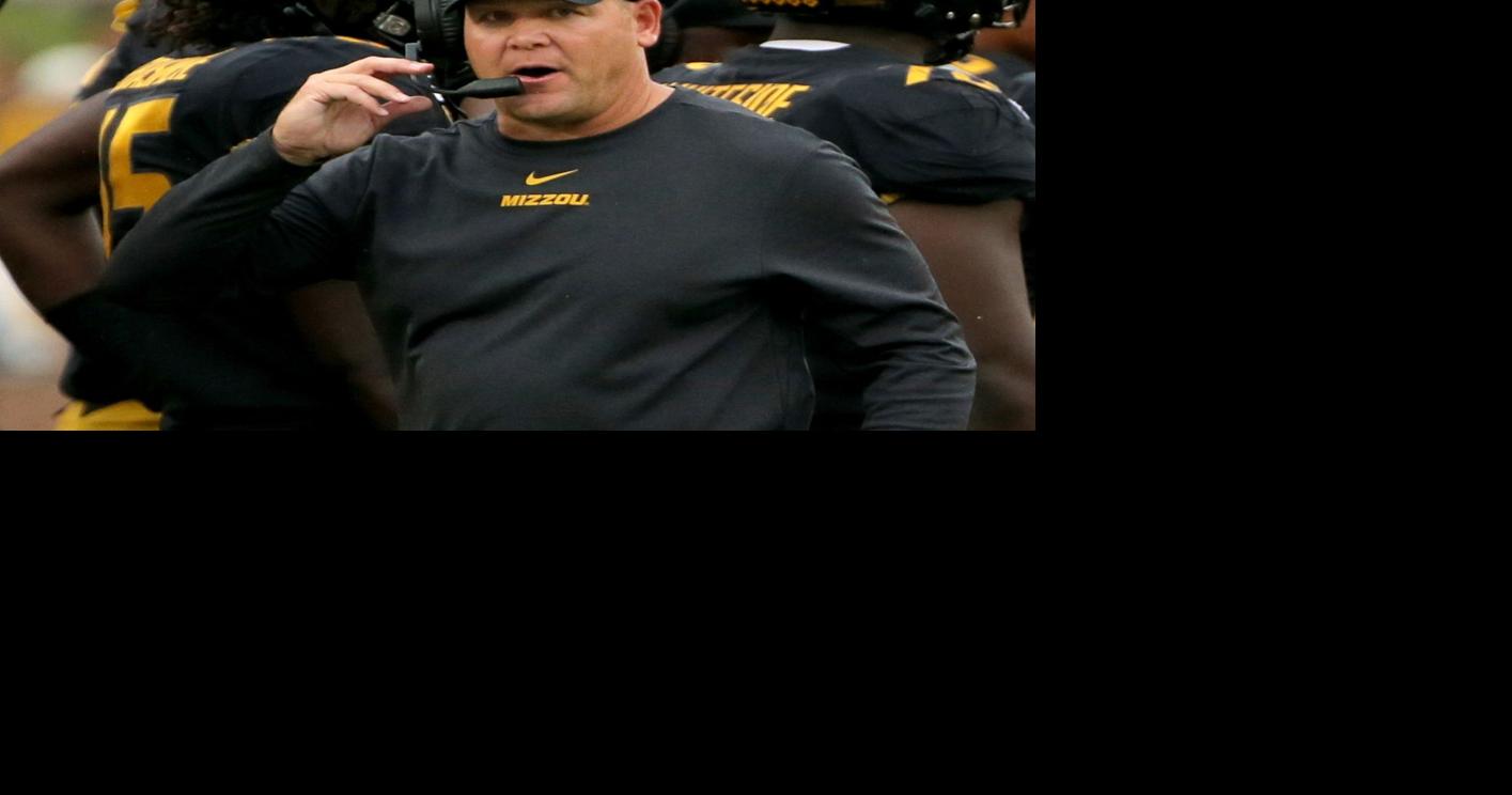 Odom resurfaces at Arkansas as defensive coordinator