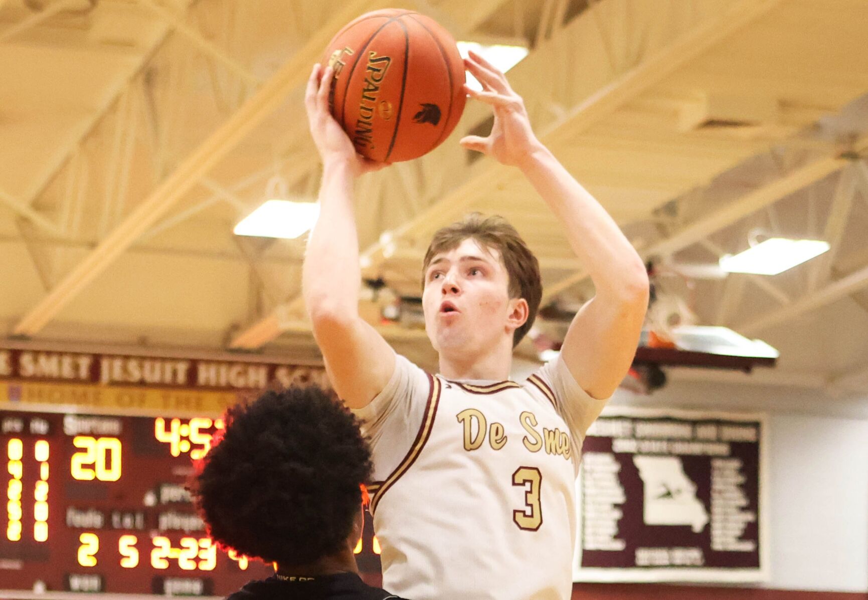 Big second half by Will Foulk helps De Smet top CBC in MCC opener
