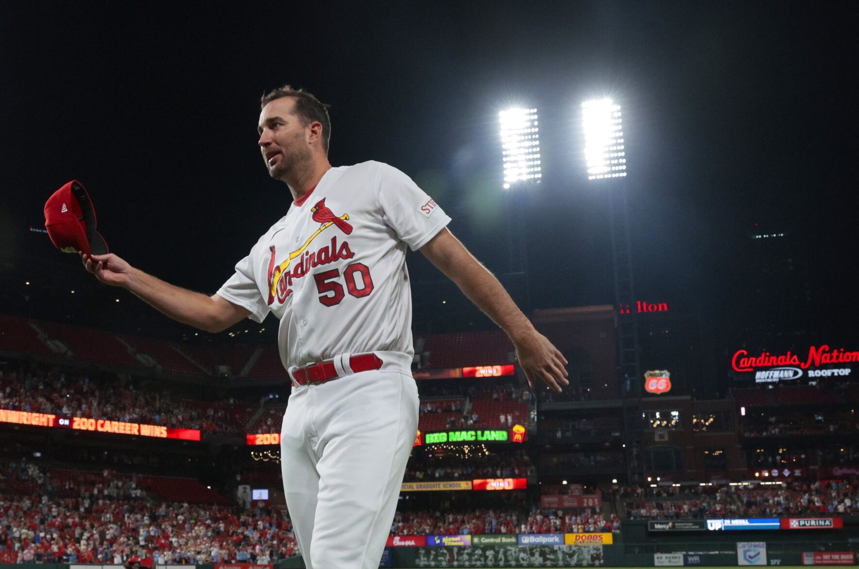 Adam Wainwright's 200th win was highly emotional for Cardinals catcher ...