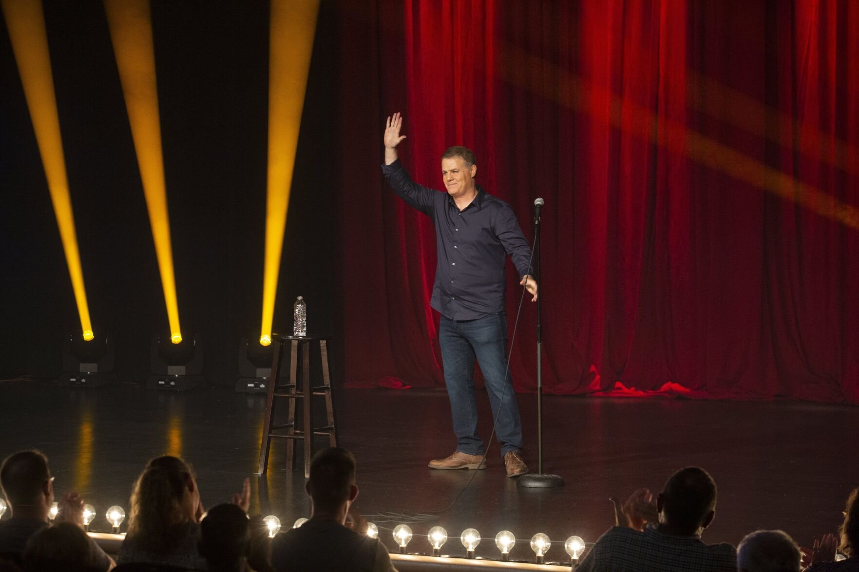 St. Louis fans, fellow comics explain love for Nate Bargatze