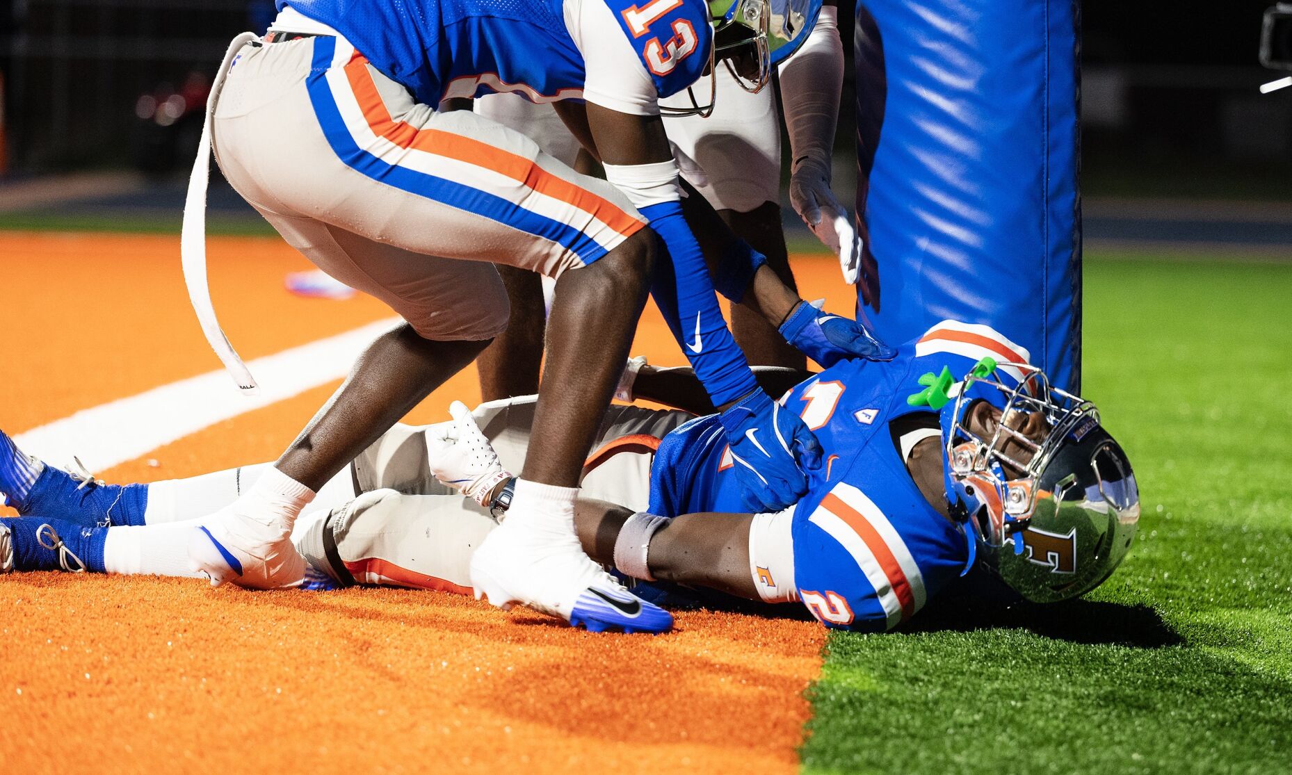 East St. Louis kicks off state title defense with a host of big plays ...