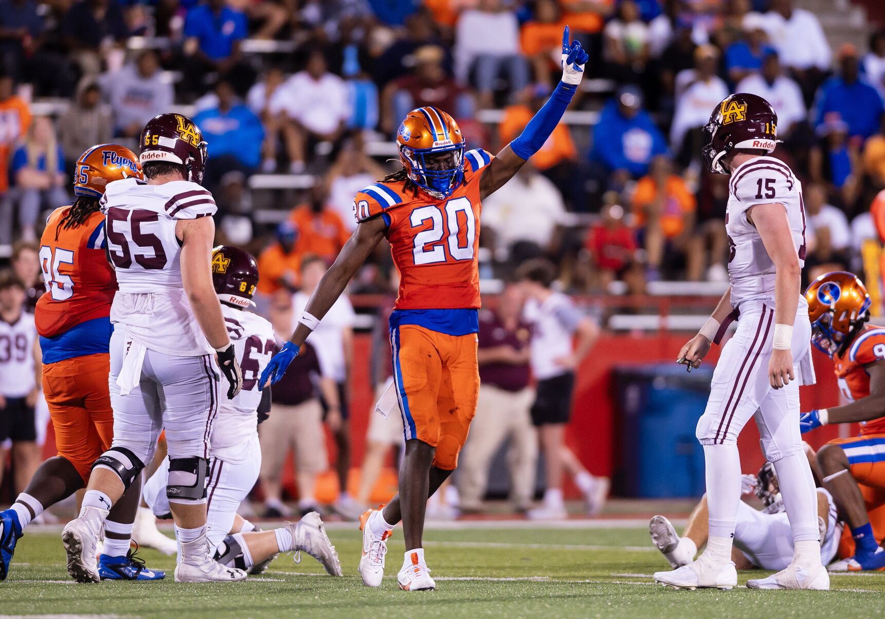 Kendrick Lyons' impressive debut helps East St. Louis rout 2-time ...