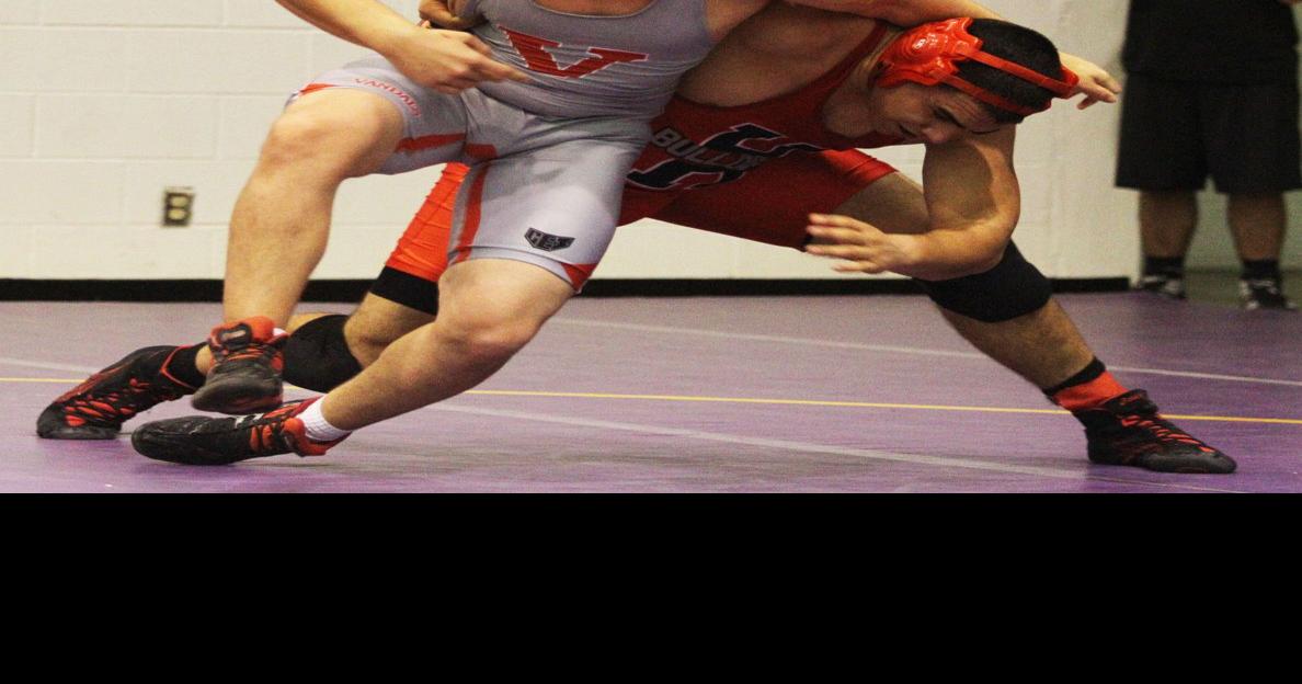 Czar takes heavyweight title after a year absence