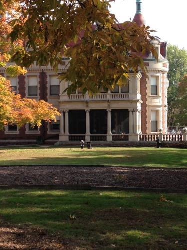 Tours of Busch family estate draw the curious