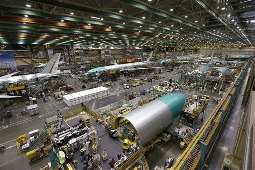 Boeing CEO vows to maintain cash to shareholders, 777 output rate