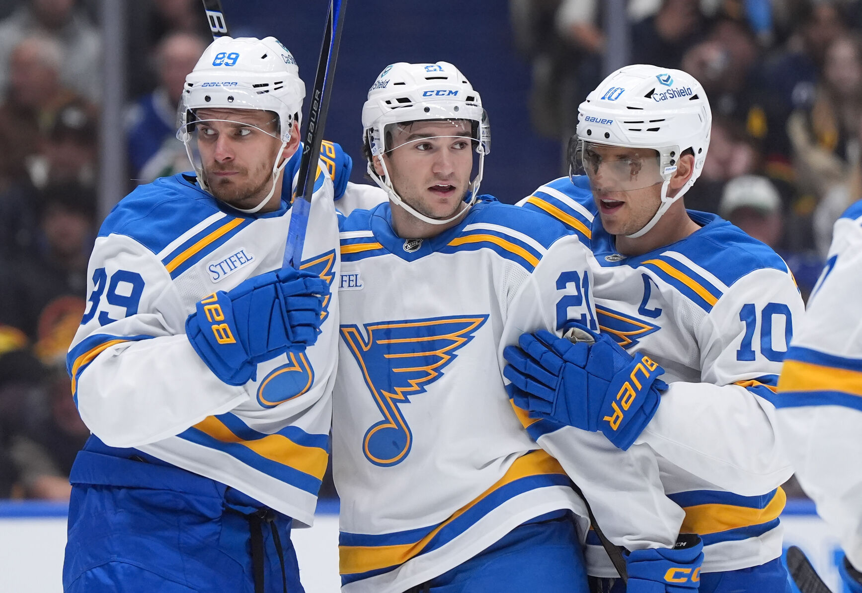 Snuggerud scores twice in Blues' 5-2 win over Canucks