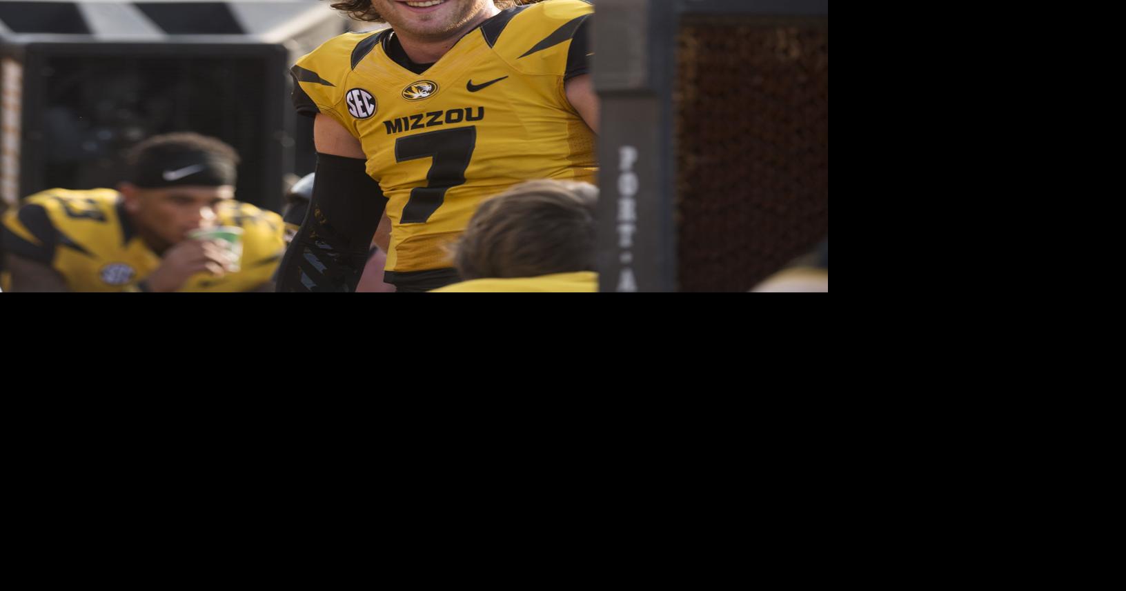 Teammates defend Mauk after video leads to suspension