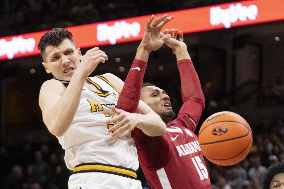 Mark Mitchell, Caleb Grill lift Mizzou over Alabama