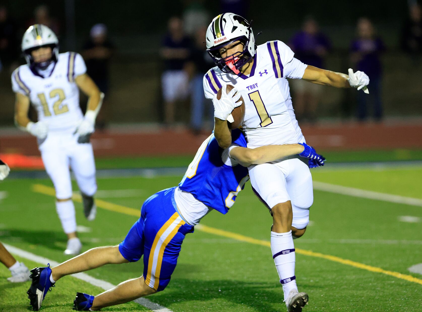 Troy Buchanan pulls away from Francis Howell by hitting the ground running