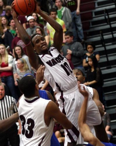 Chatman leads Belleville West past East St. Louis