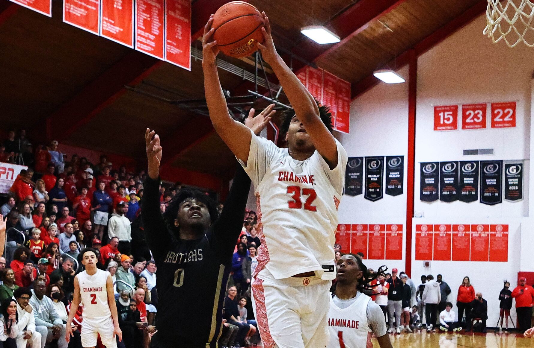 Chaminade outlasts CBC in district title heavyweight showdown