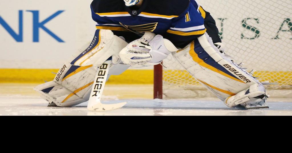 Elliott finally gets his chance as No. 1 goalie