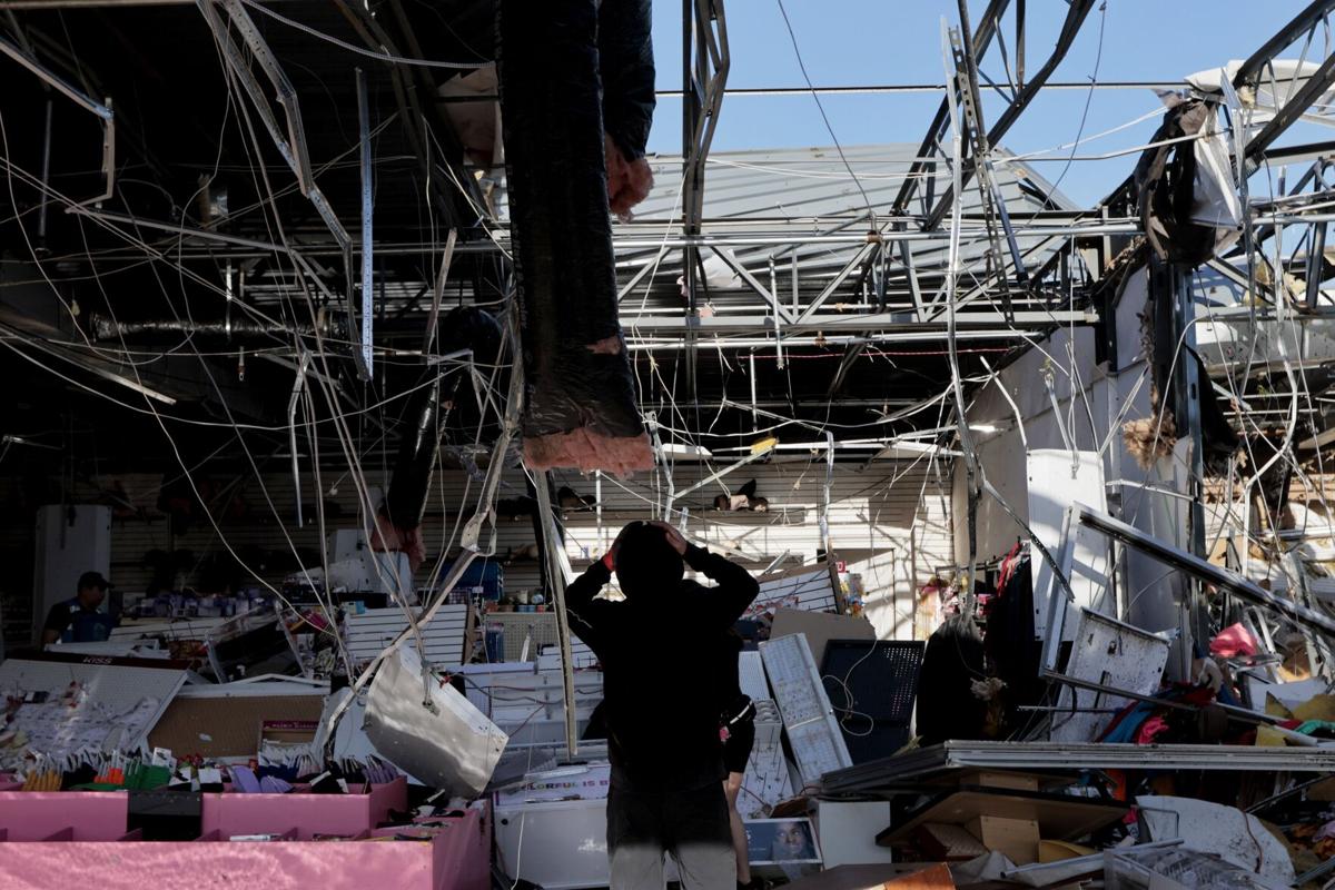 Workers affected by St. Louis tornado can get unemployment