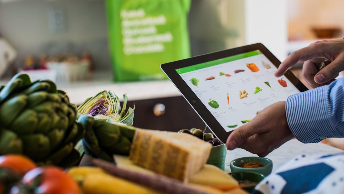 Customers flock to Instacart grocery delivery in St. Louis debut