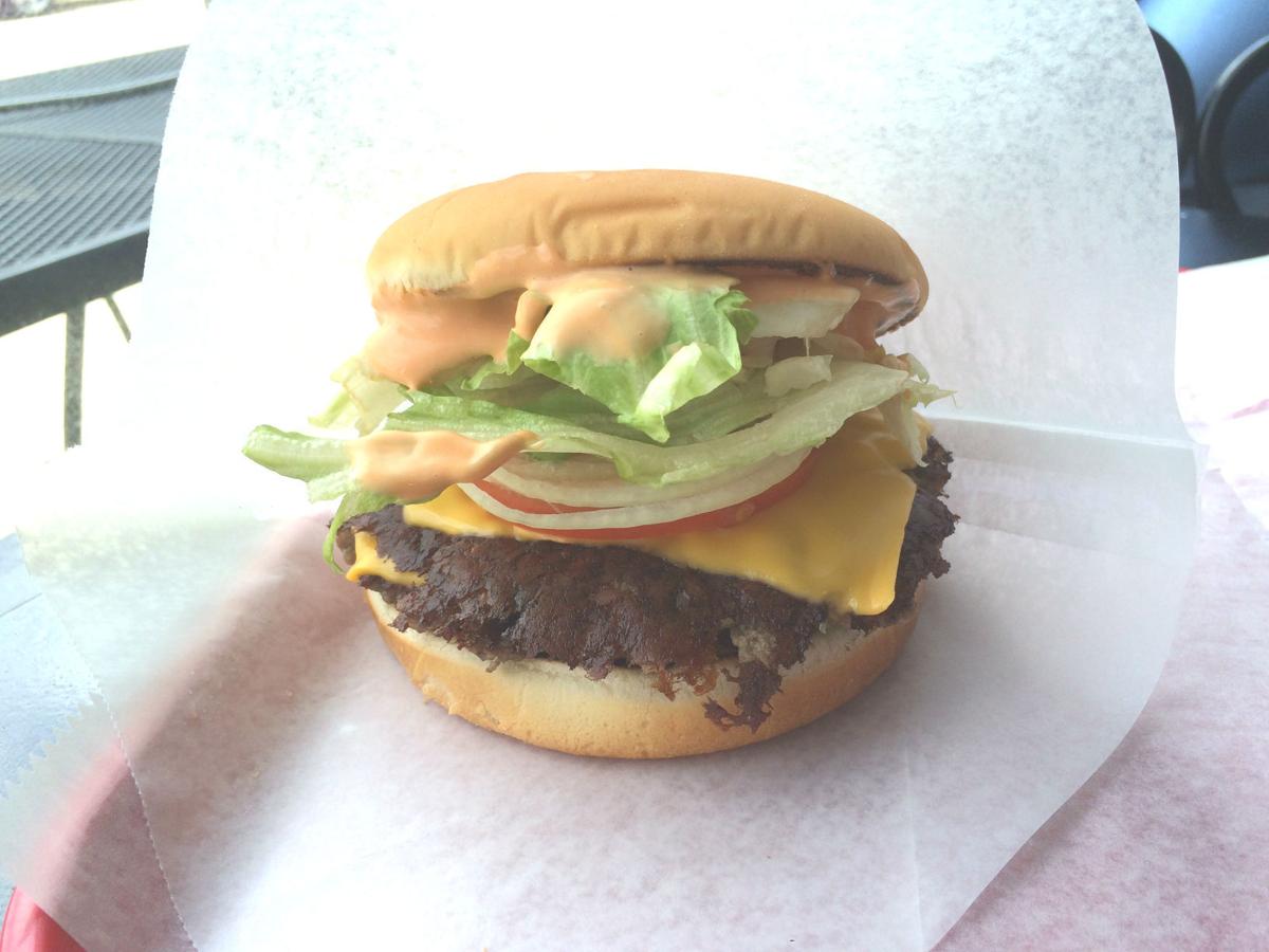 Ian Eats STL: At tiny Zippy Burger, one burger, done well