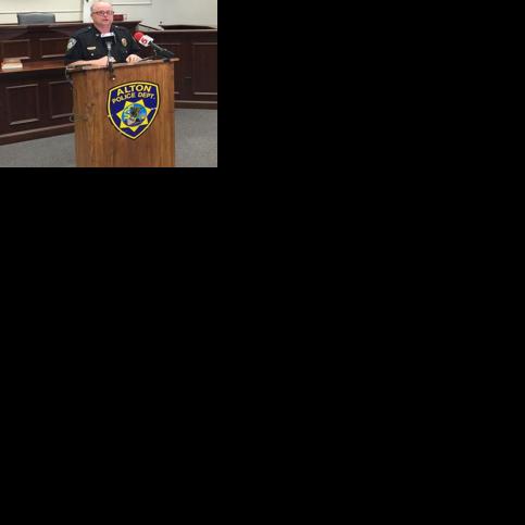 Alton officer accused in pepper-spray incident put on paid leave