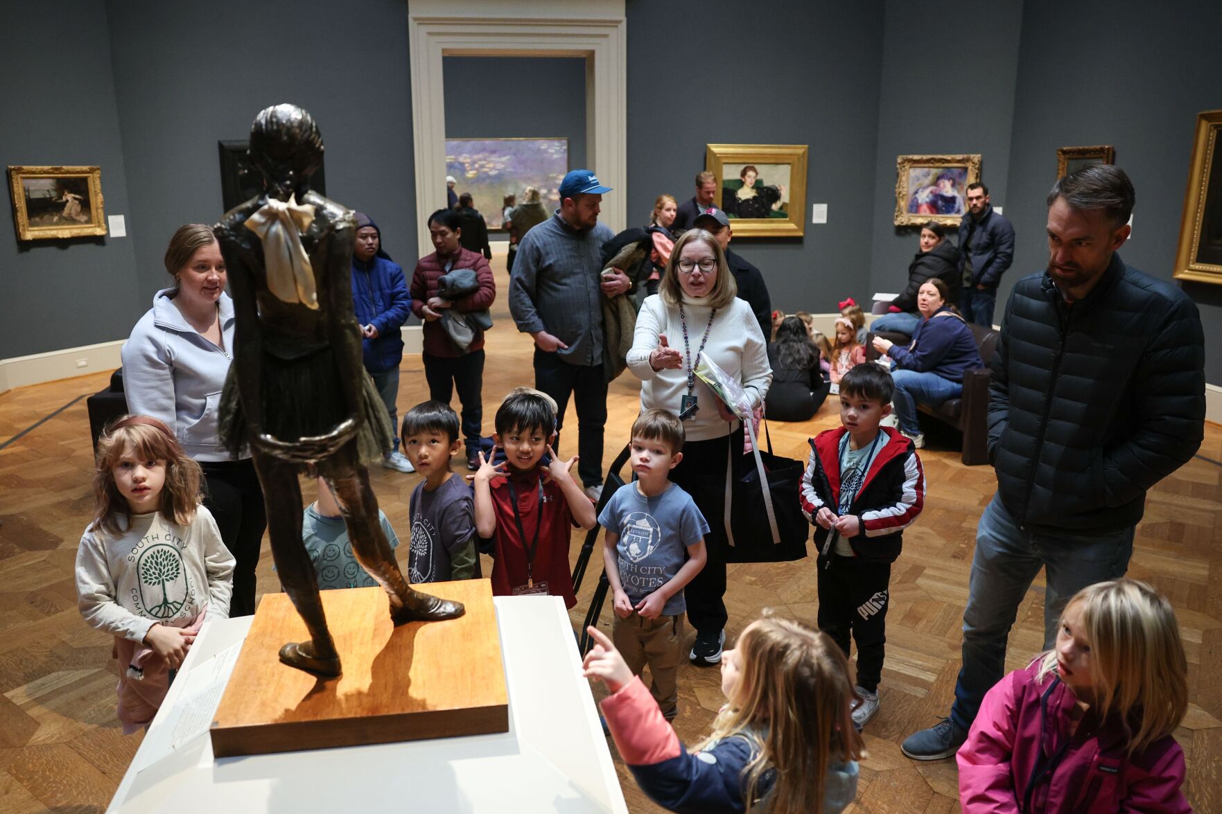 Photos: Metro Theater Company performs 'Groove in the Galleries' at the ...