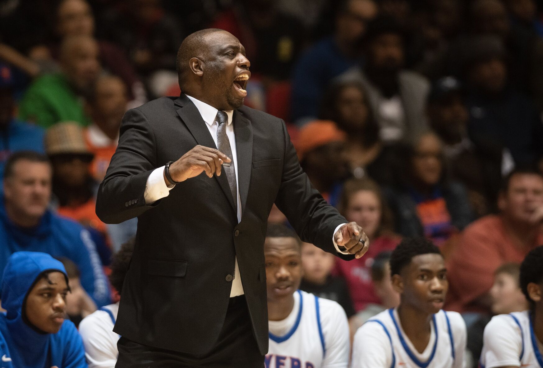 East St. Louis rolls to win in Carbondale Showcase. 'We played together.'
