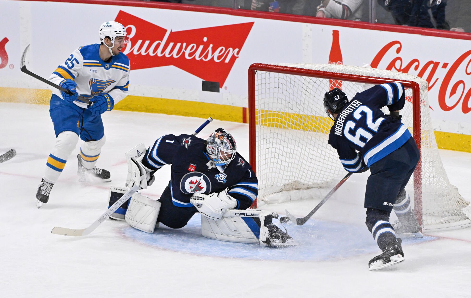 Pair of power-play goals doom Blues in 3-1 loss to Jets