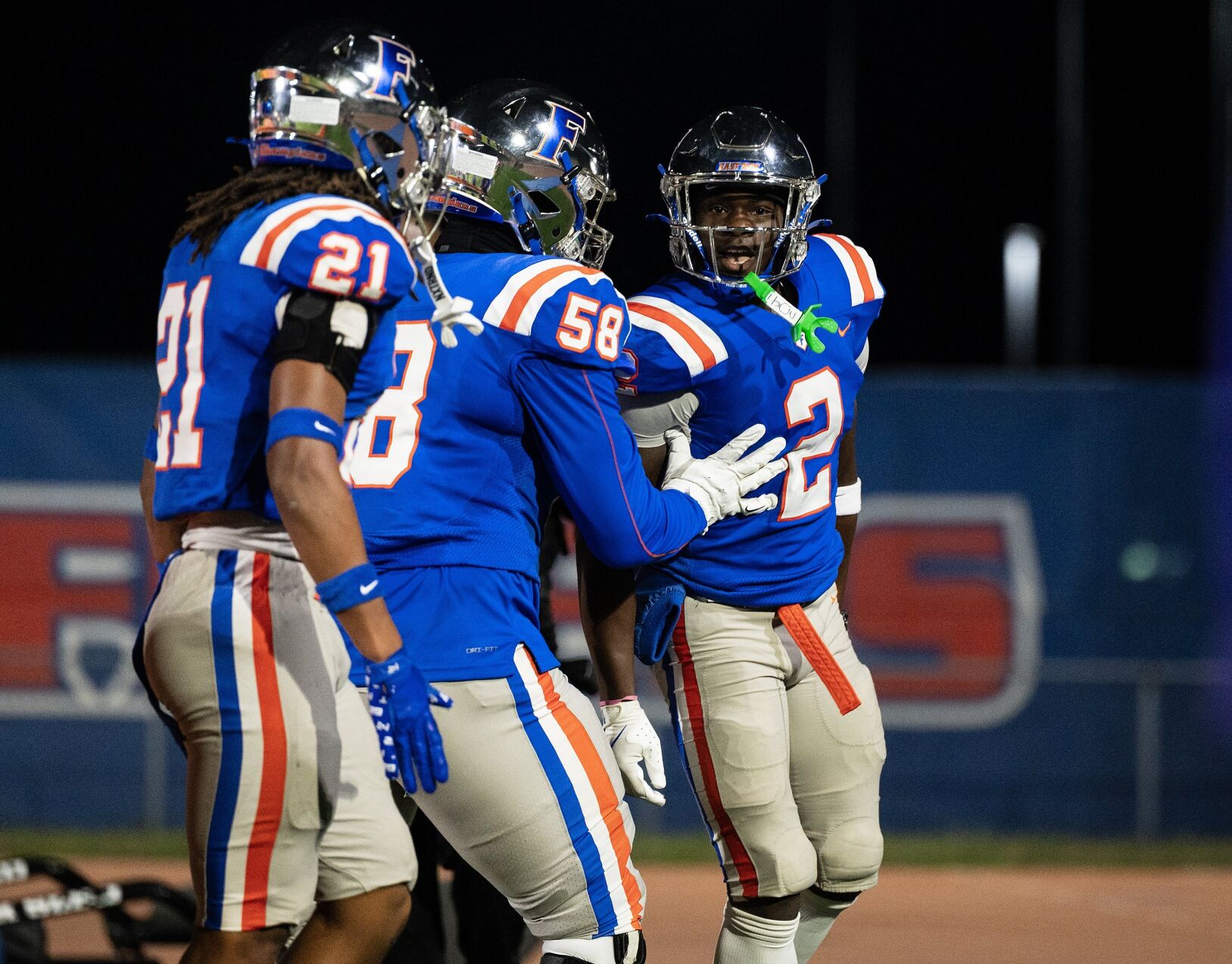 East St. Louis kicks off state title defense with a host of big plays ...