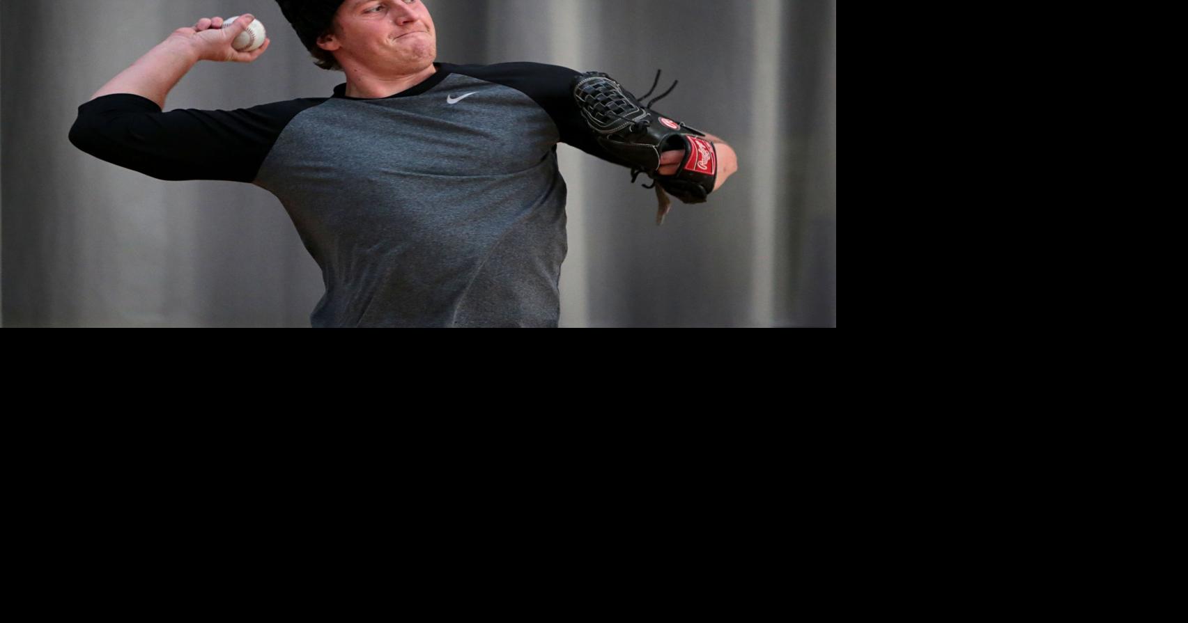 MLB notes: Former Cardinal Maness heads to Royals