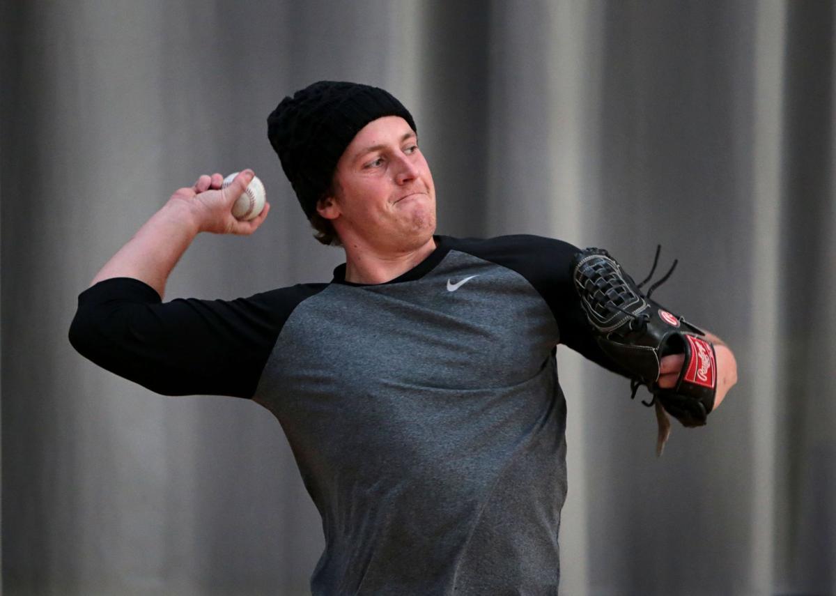 MLB notes: Former Cardinal Maness heads to Royals