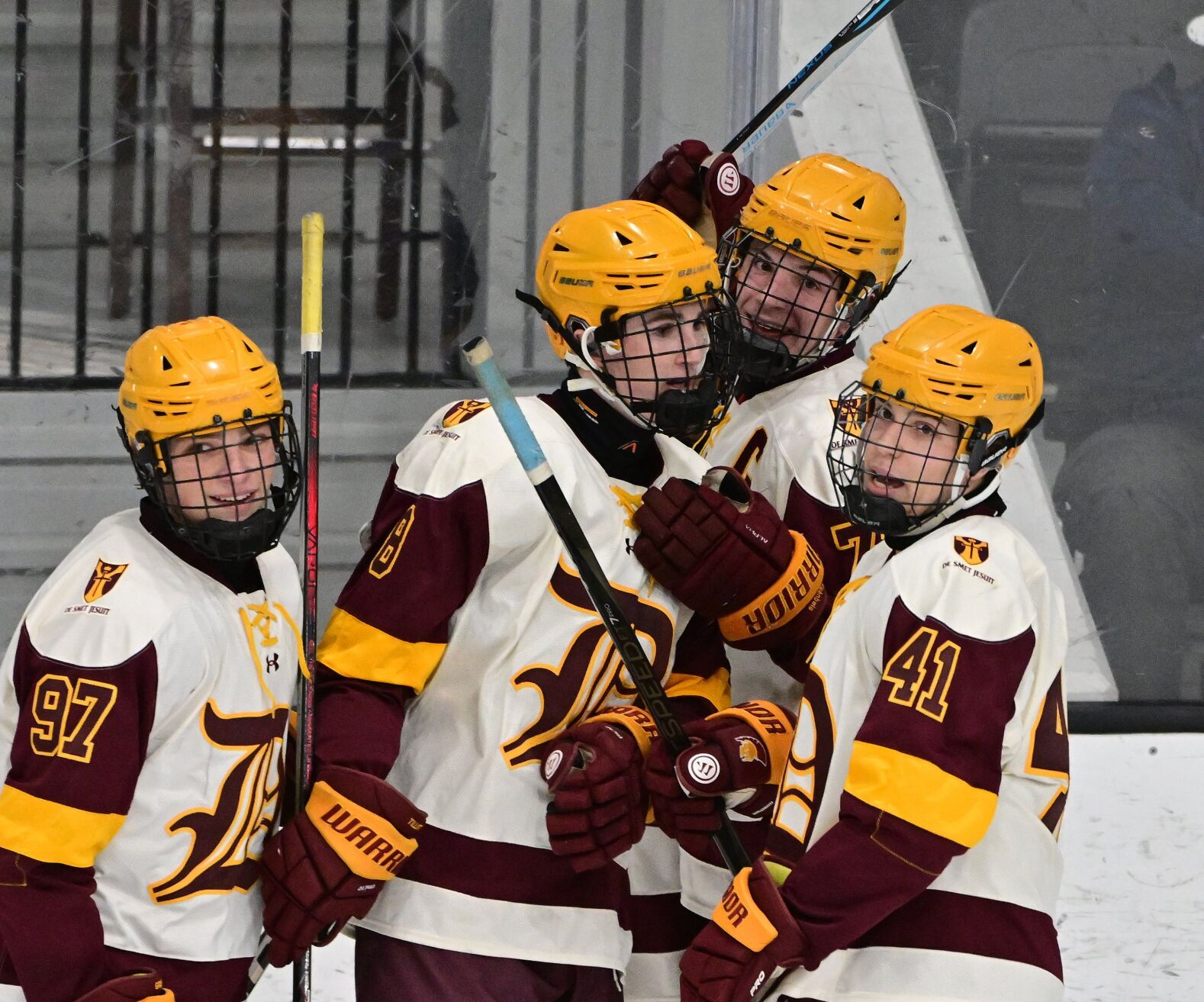 Mid-States Challenge Cup semifinal hockey: De Smet 4, Marquette 1