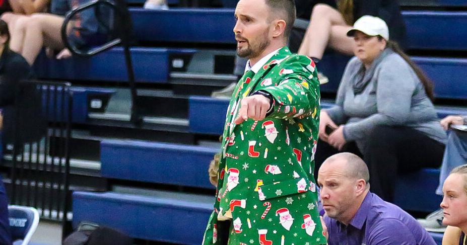 Troy gets into holiday spirit with come-from-behind win over St. Dominic