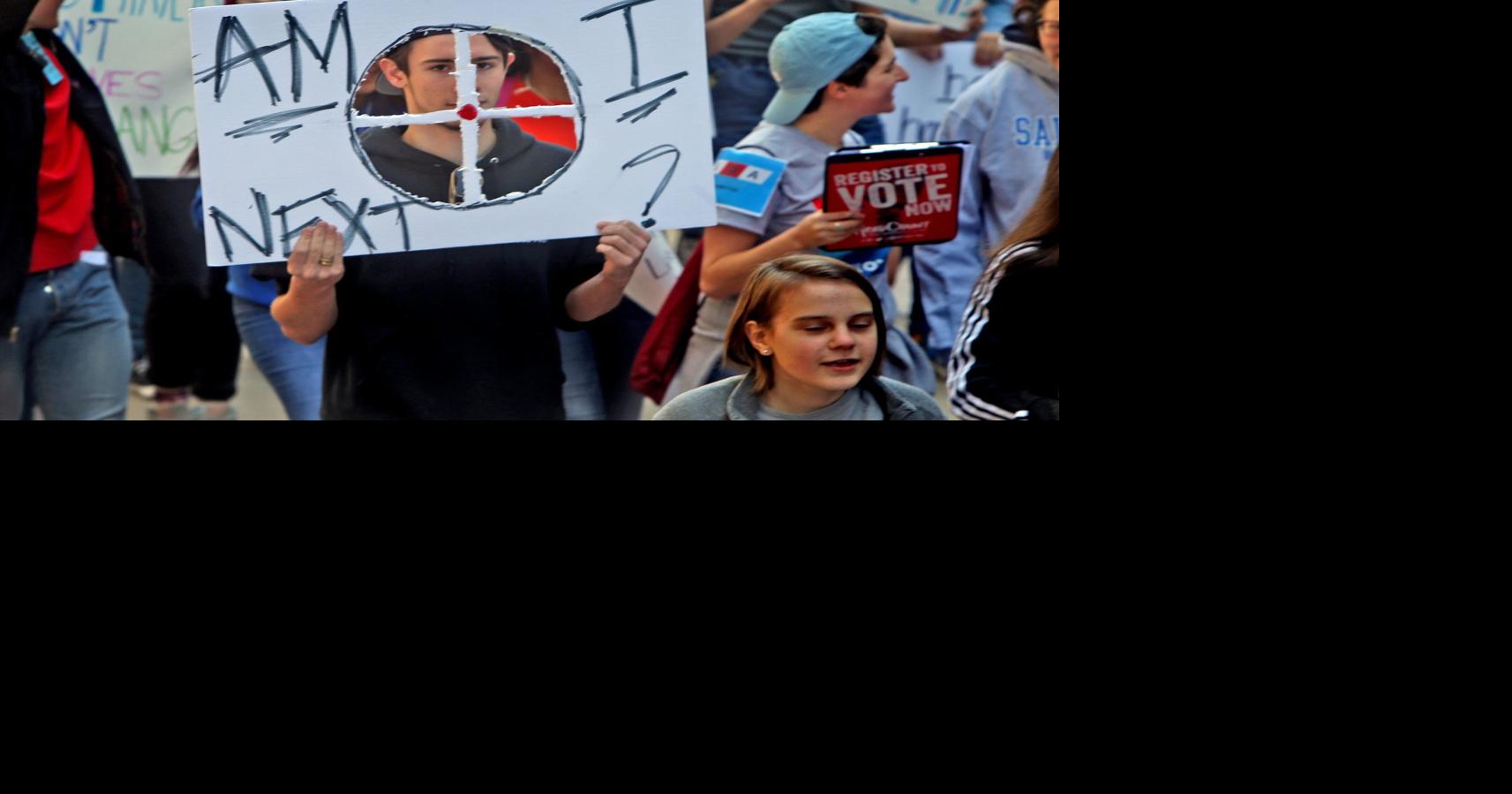 Photos: Hundreds of students gather at downtown St. Louis gun control ...
