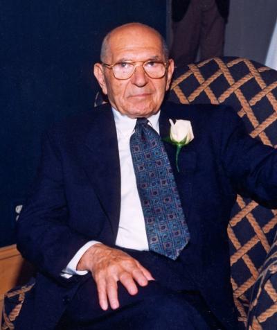Abe Schultz dies at 104; a salesman who invented popular plant care ...